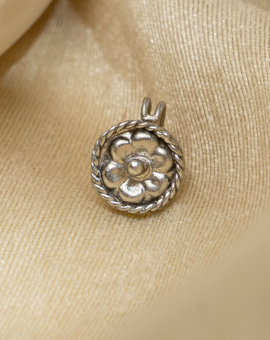 Gul Nose Ring – Hyperbole Accessories